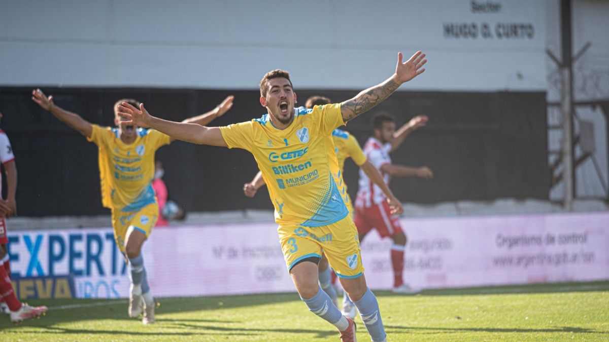 Temperley goleó a Talleres y está en octavos de final