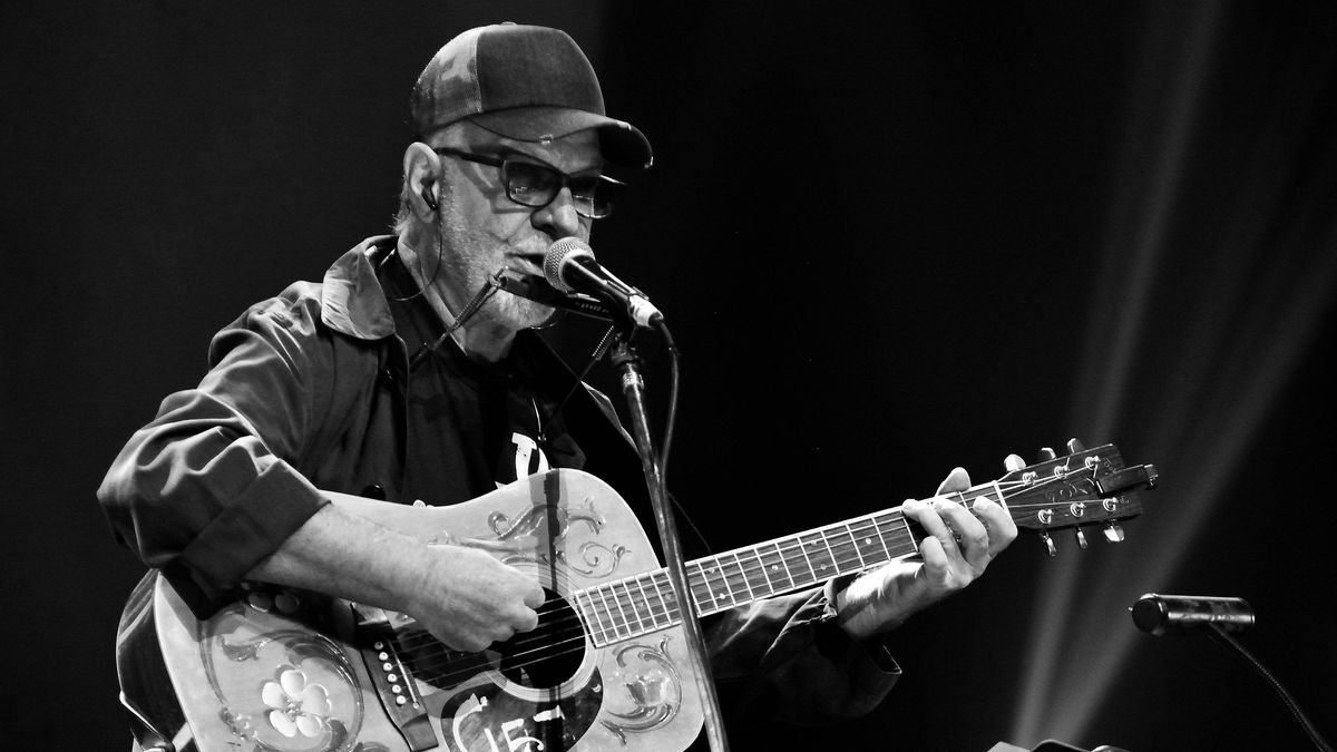 León Gieco: 70 años cantándole a La amistad