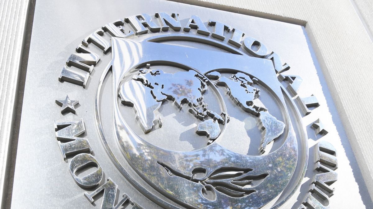 El FMI redujo en 1.800 millones de dólares la meta de reservas