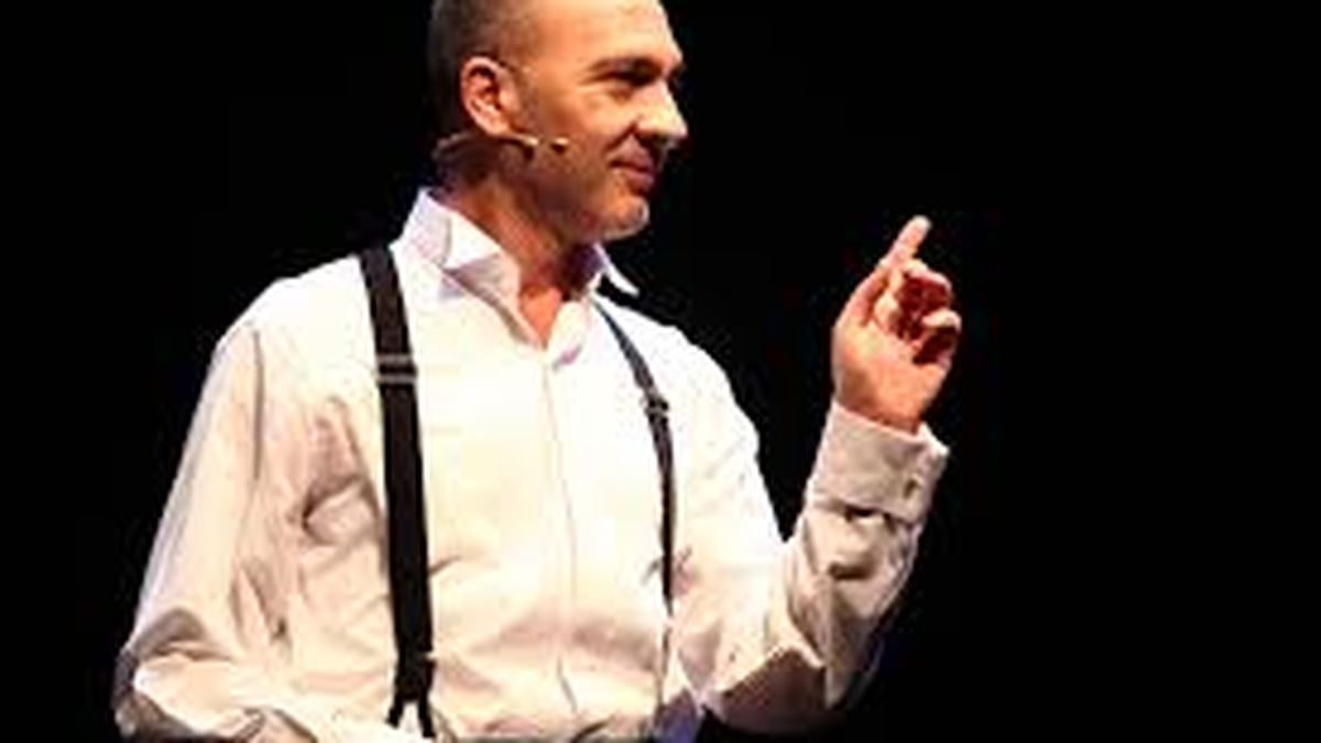 Darío Grandinetti en la piel de Novecento