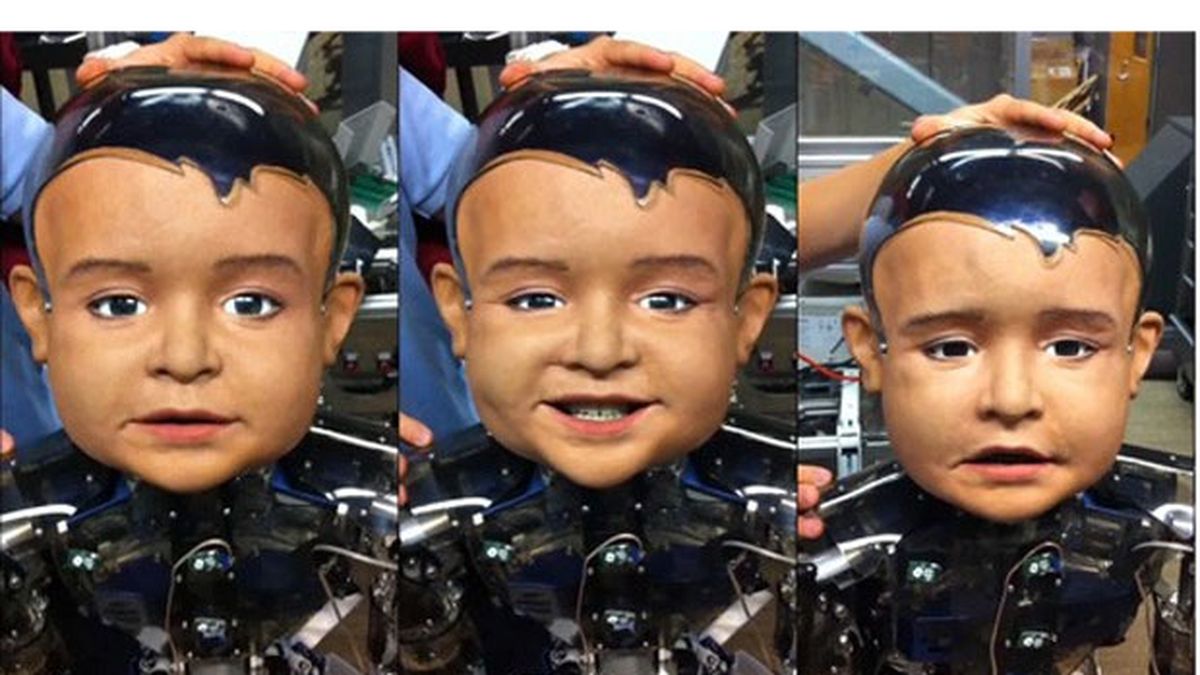 Desarrollan robot que puede imitar a un nene de un año