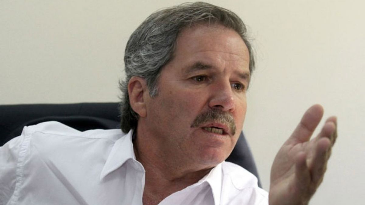 Felipe Solá cuestionó a Patricia Bullrich por la portación de armas: Es ...