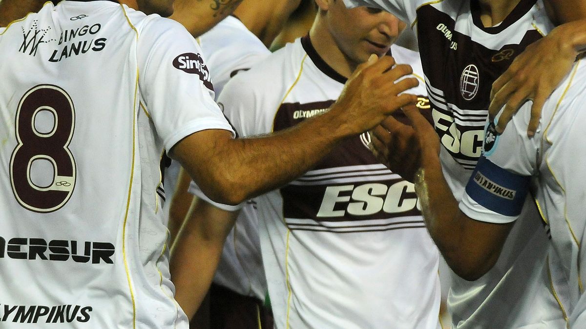 Lanús tiene más dudas que certezas para ir a Mendoza