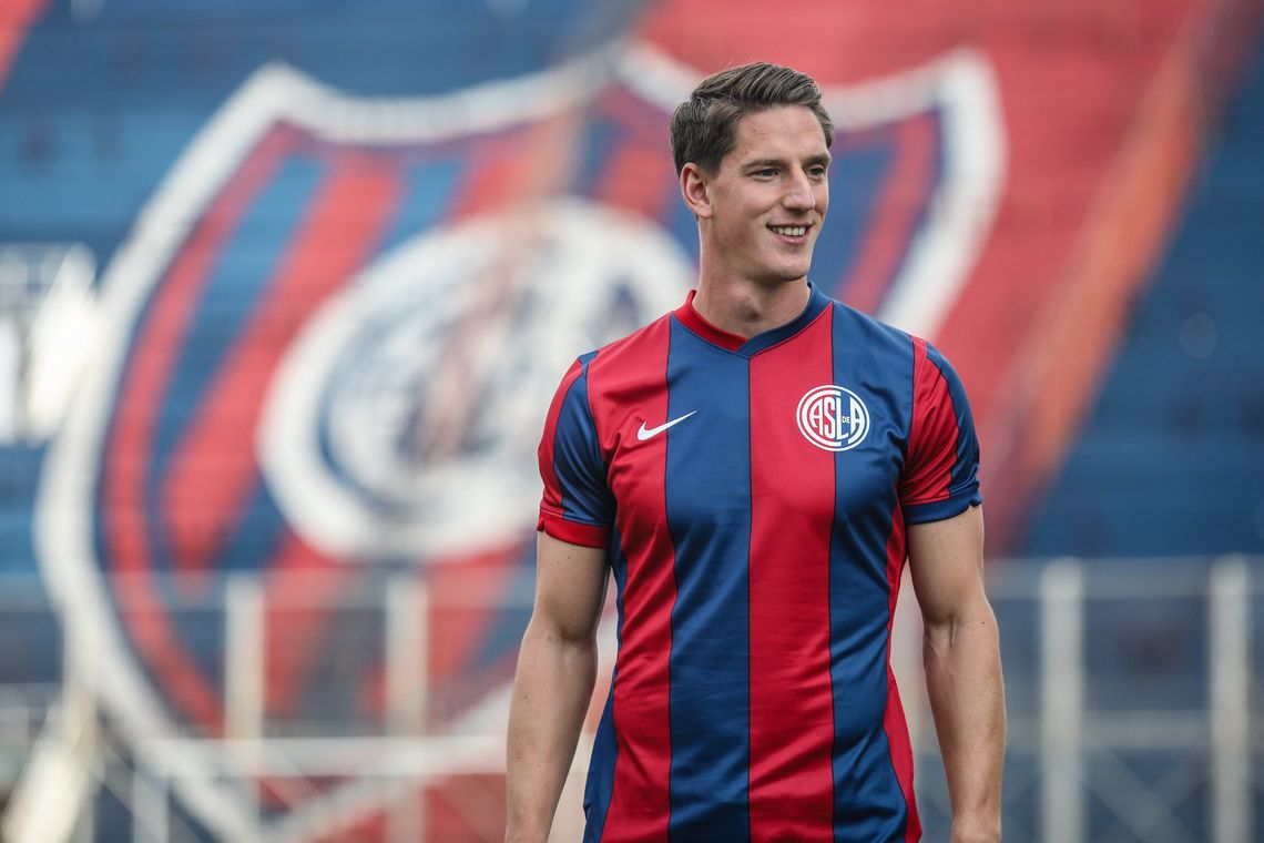 Desde Brasil vienen por Andrés Vombergar Desde Brasil vienen por Andrés Vombergar