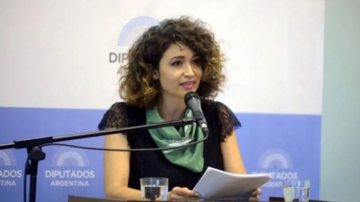 Durísimas definiciones de Julia Mengolini contra Mariana Brey