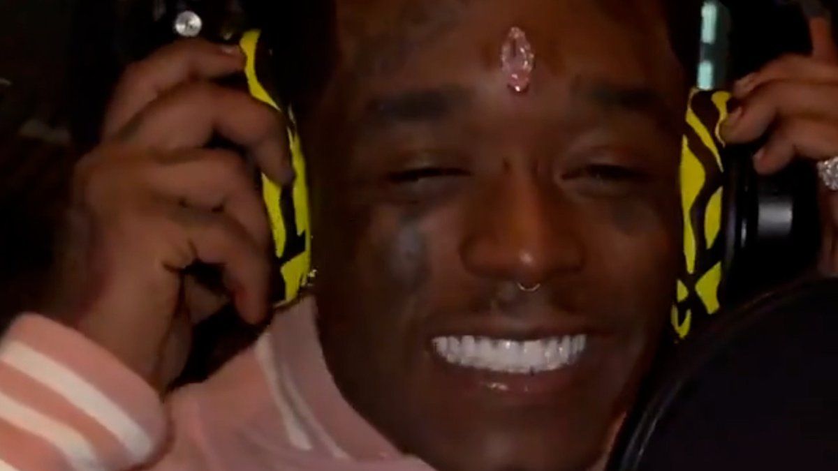 Symere Bysil Woods se incrustó un diamante en la frente