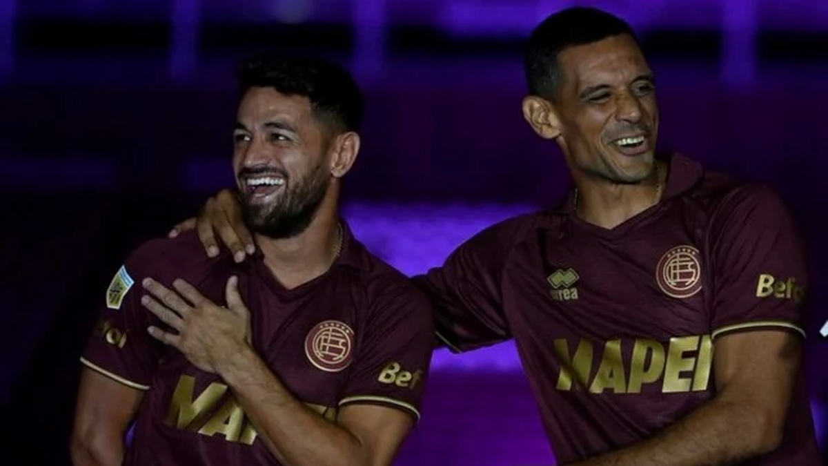 Lanús presentó sus nuevas camisetas para la temporada 2023