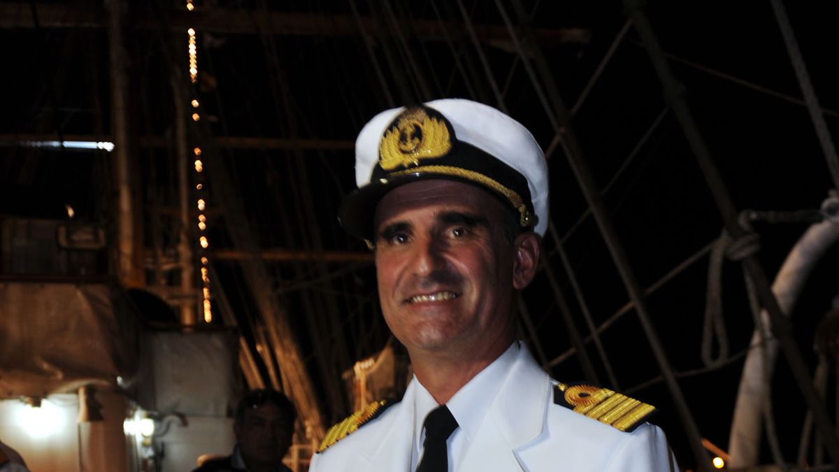 El capitán de la Fragata no quiso hablar del día más crítico