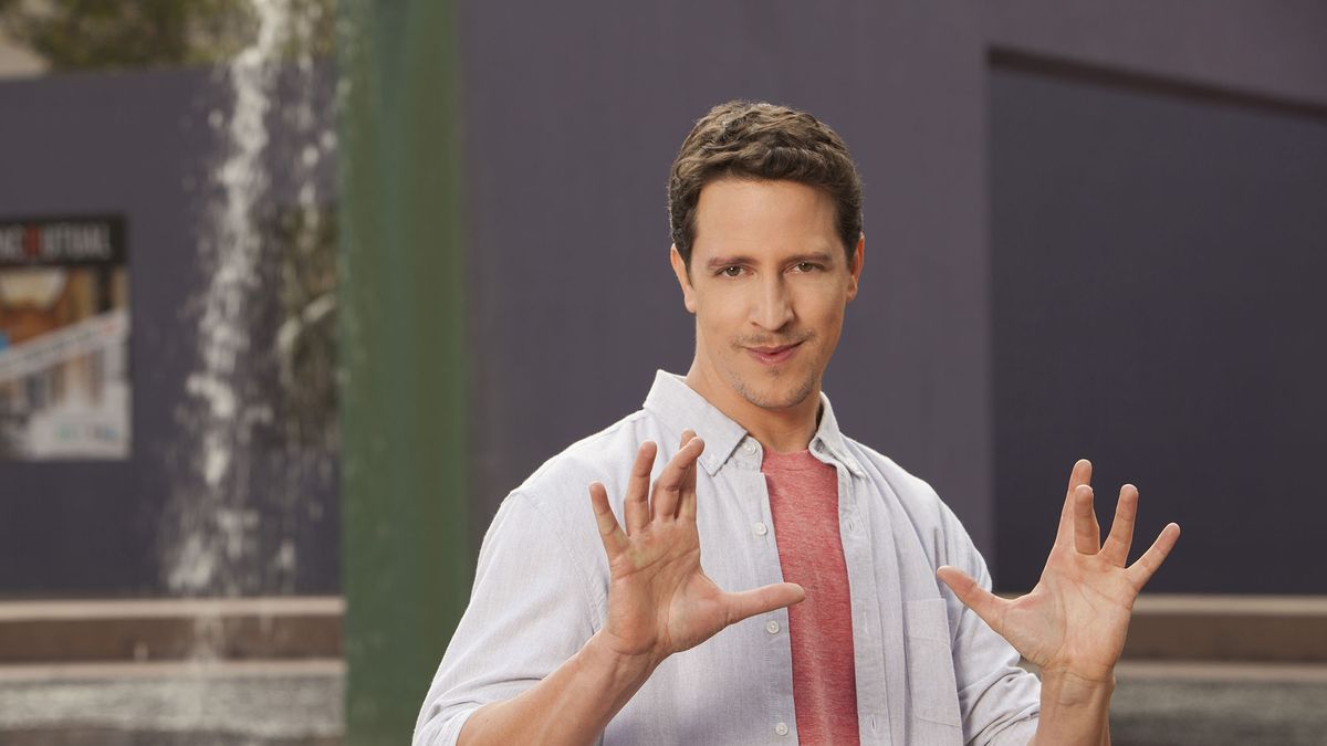 La magia vuelve a la pantalla chica de la mano de Andrew Mayne