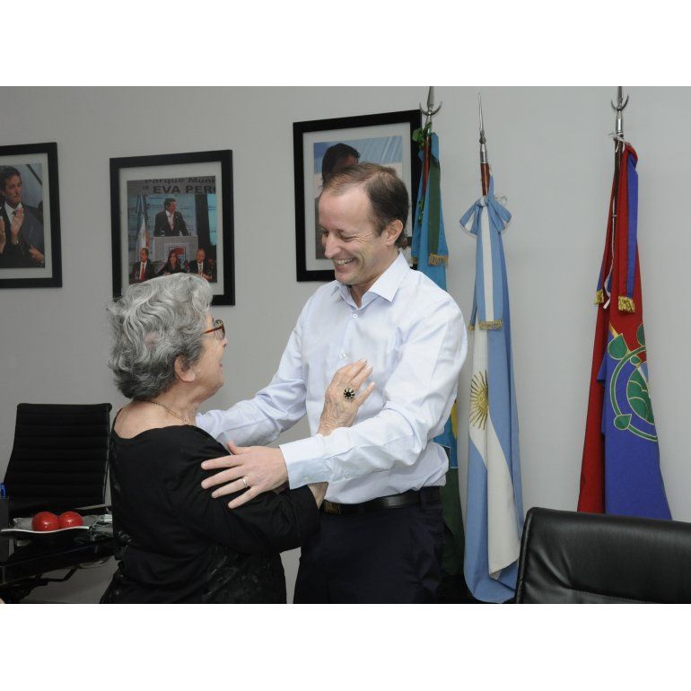 Abuela del nieto recuperado 118 fue homenajeada en Lomas