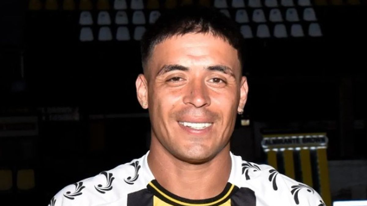 Brian Fernández, agradecido con el cariño de los hinchas de Almirante