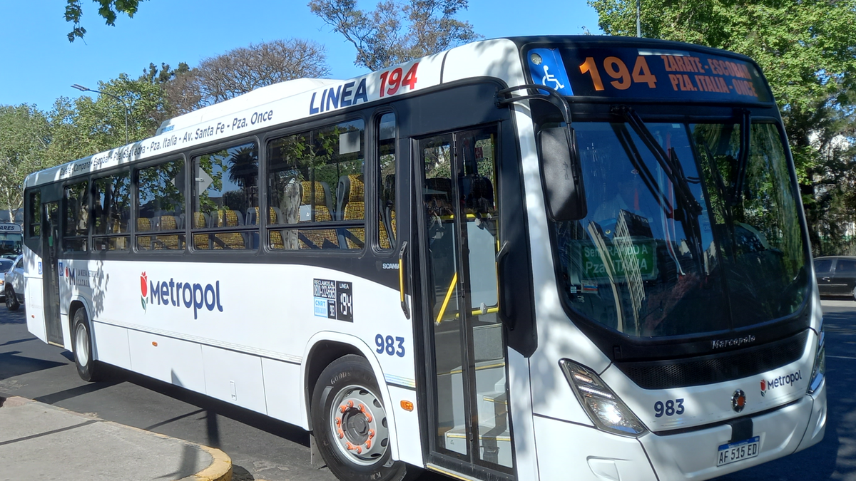 Metropol intensificó la medida de fuerza y hay 23 líneas de paro