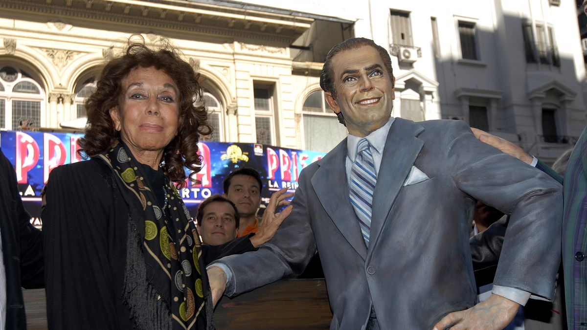 Como Olmedo, Porcel y Portales, Calabró ya tiene su estatua