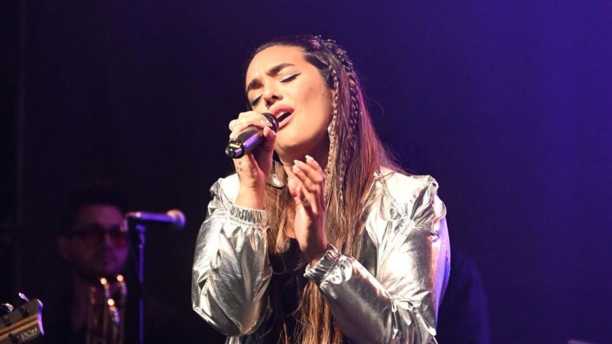 Ángela Leiva se enfureció con un fan en pleno show