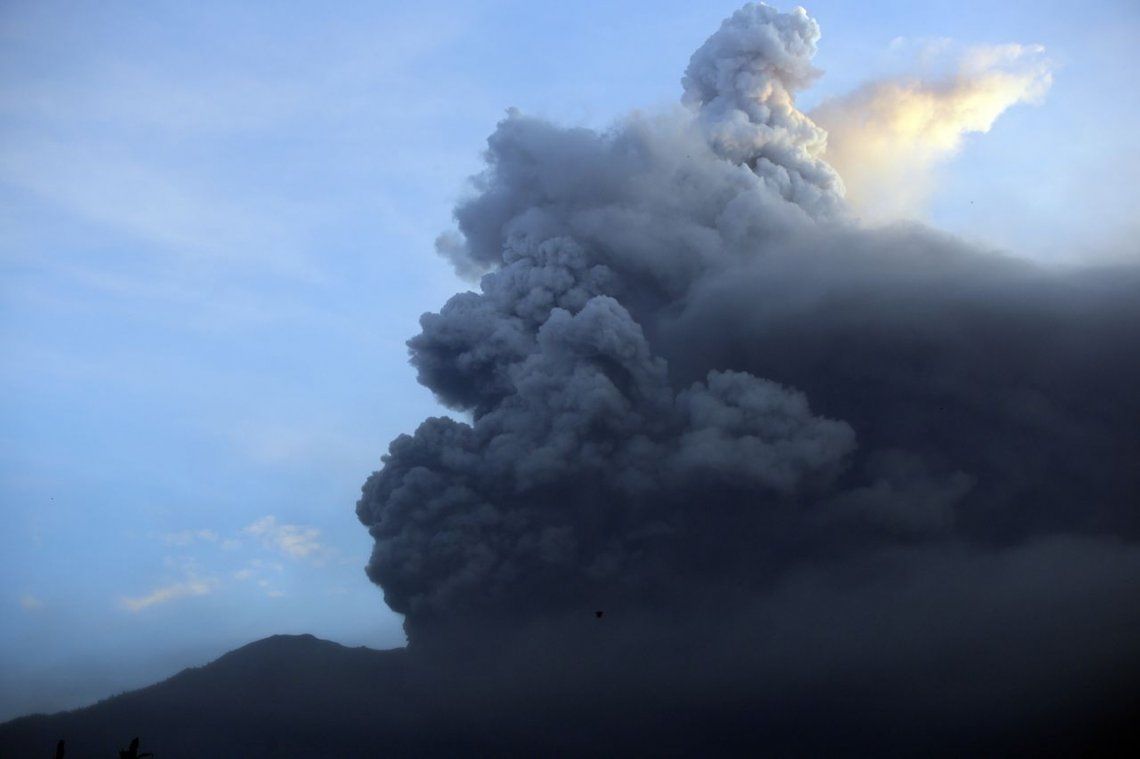 Las impactantes fotos del volcán Agung