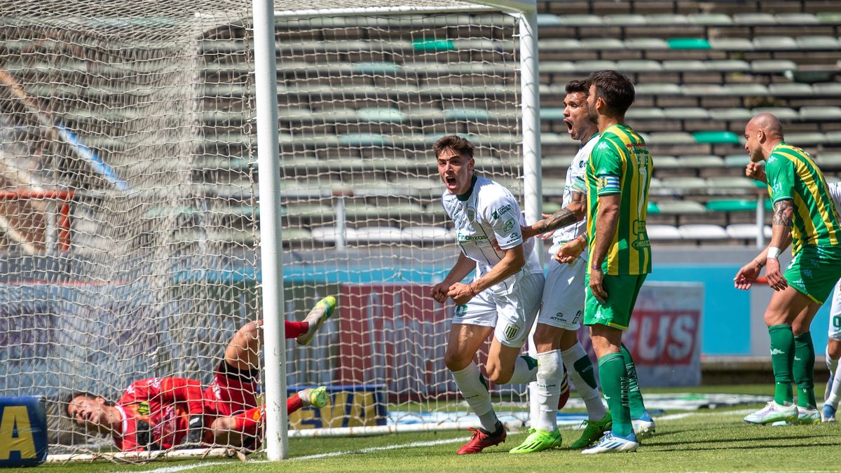 Aldosivi perdió con Banfield y descendió a la Primera Nacional