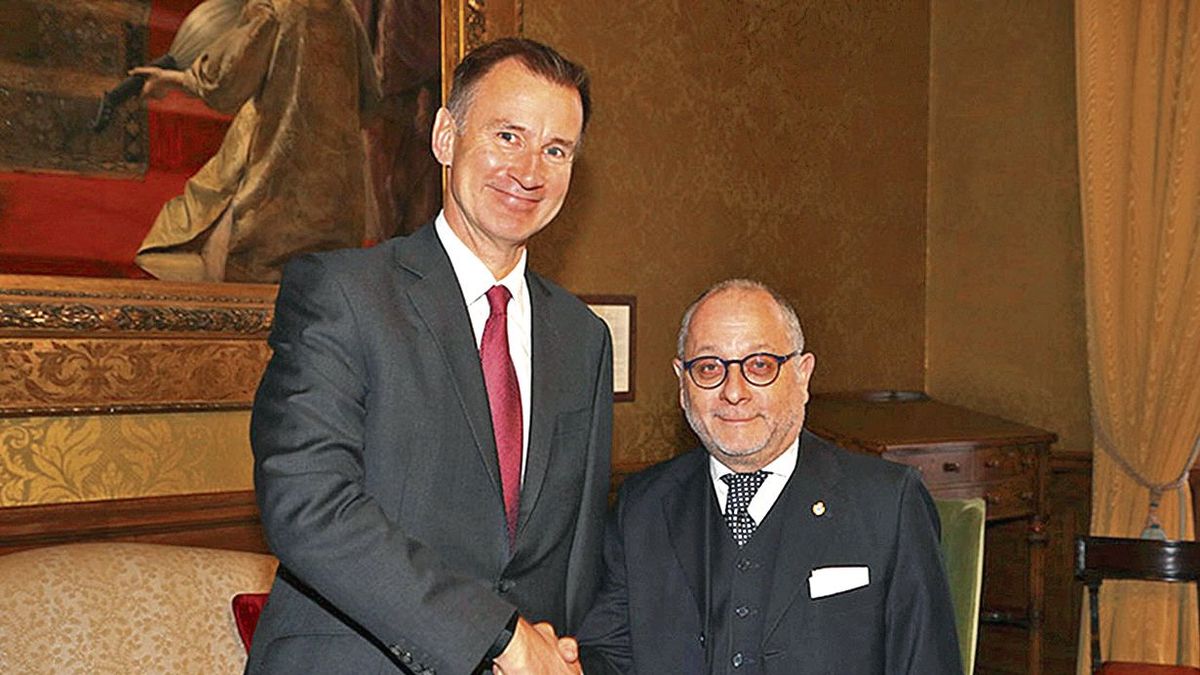 Diálogo por vuelos entre Malvinas y el continente