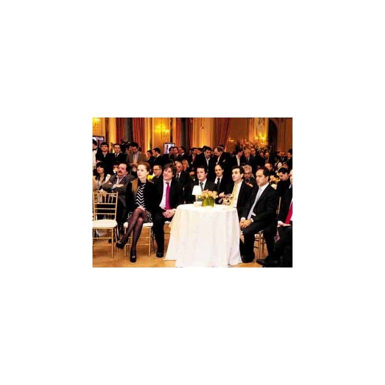 IMAGENES DE UNA VELADA CON PERSONALIDADES DESTACADAS