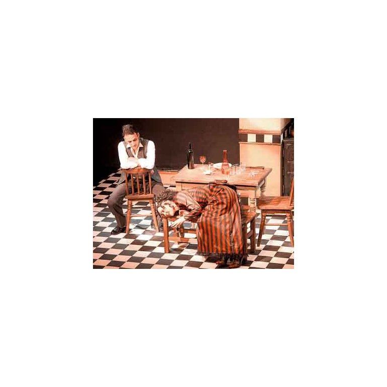 JULIA VUELVE A SEDUCIR