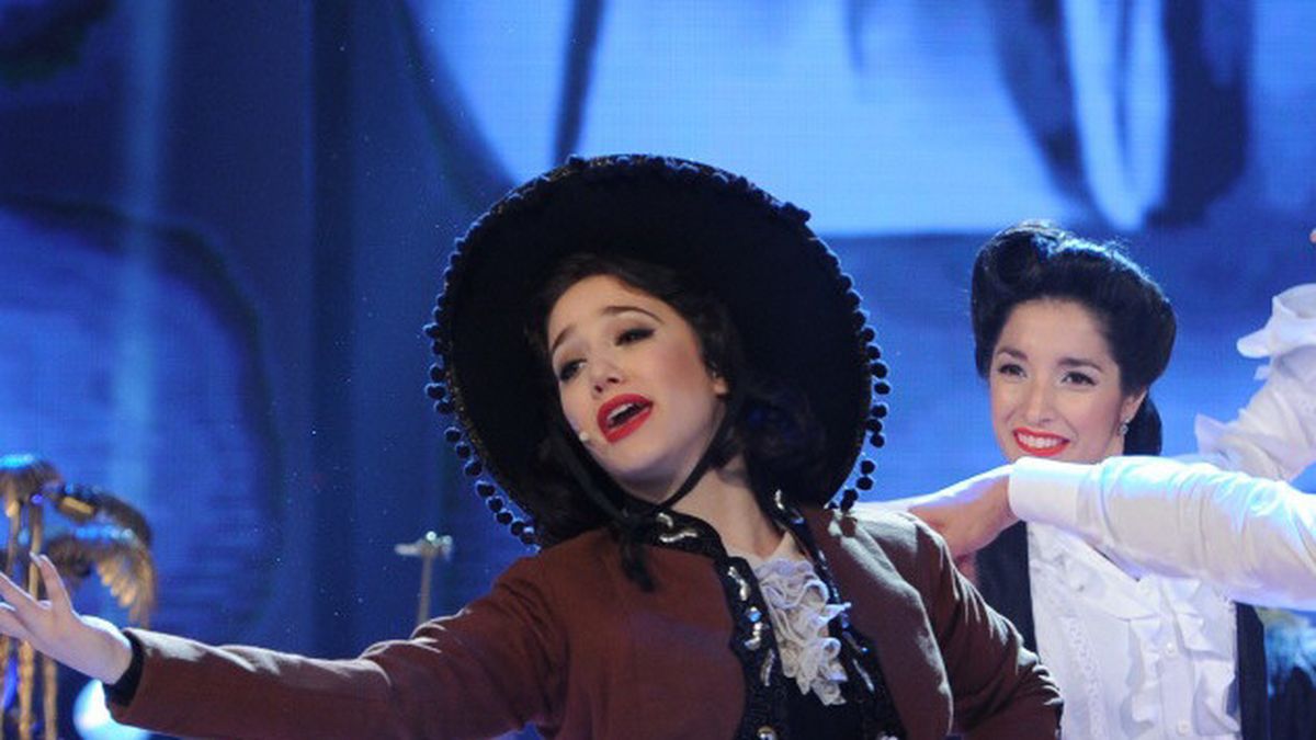 Bailando: Angela Torres fue Lolita