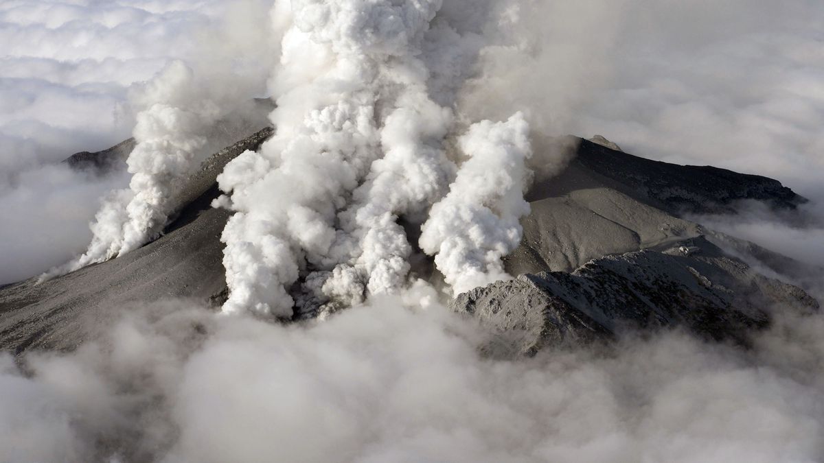 Increíbles imágenes de la erupción del volcán japonés Ontake