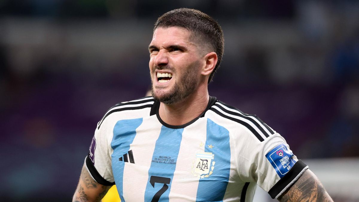 El llamativo look de Rodrigo De Paul en las playas de Ibiza