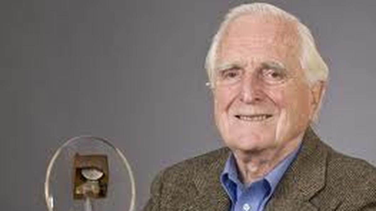 Murió Douglas Engelbart, el inventor del mouse