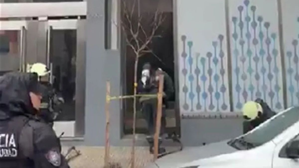 Pánico y desconcierto por un incendio en pleno vivo de Neura Media, el canal de streaming de ...