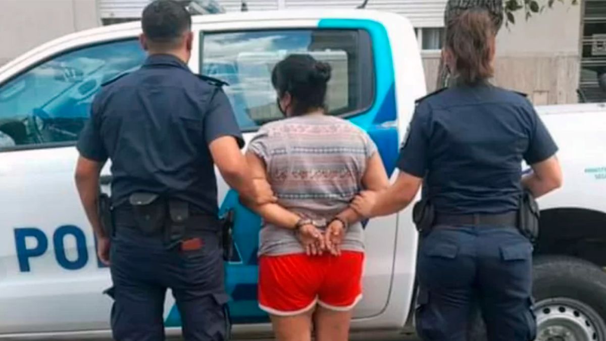 Detienen A Una Mujer Por Atacar Y Apuñalar A Su Hija