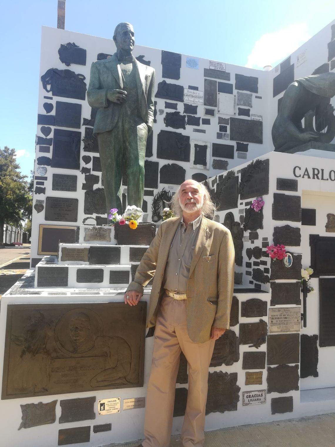 La tumba mágica y misteriosa de Carlos Gardel/ Por Antonio Las Heras