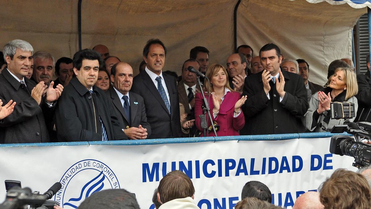 Scioli, con 20 intendentes y agenda de gestión en Coronel Suárez