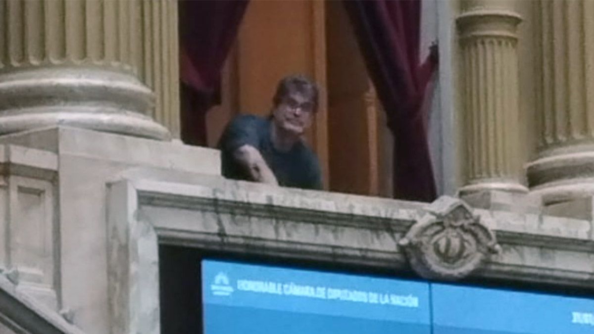 Diputados: un hombre le gritó a Myriam Bregman y fue echado por la ...