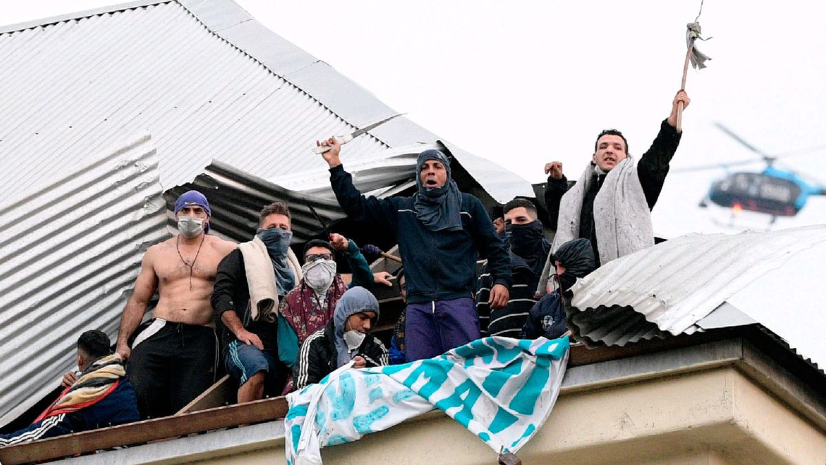 Principio de acuerdo en la cárcel de Devoto tras 10 horas de incidentes