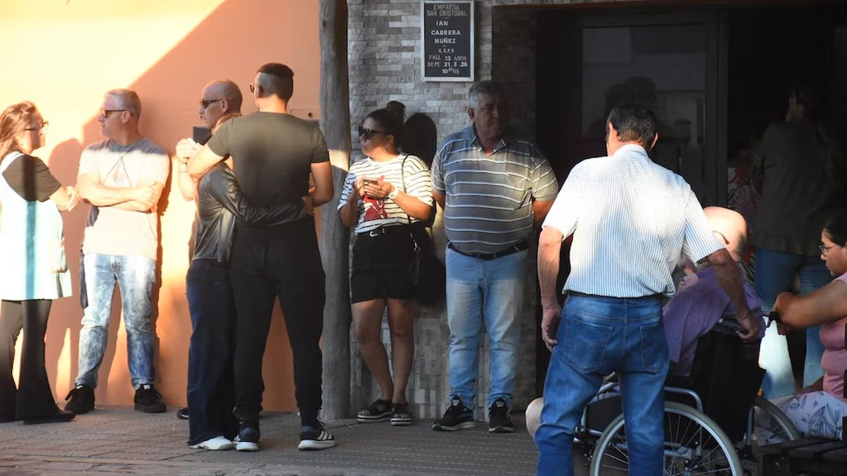 Dolor y conmoción en el último adiós a Ian Cabrera, el chico asesinado ...