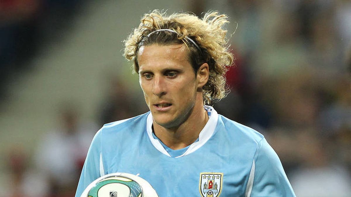 Forlán puso fecha de boda