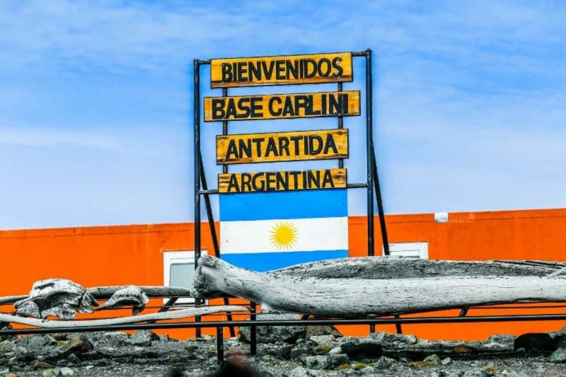 Antártida: reabastecimiento de la Base Científica Carlini