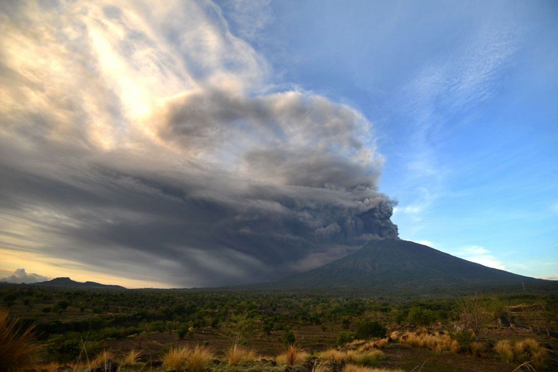 Las impactantes fotos del volcán Agung