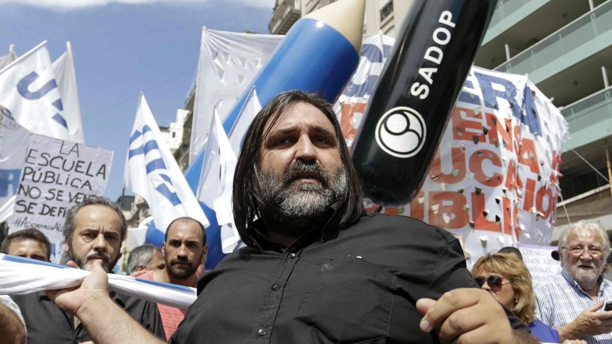 Para Baradel, la situación se transformó en un descalabro