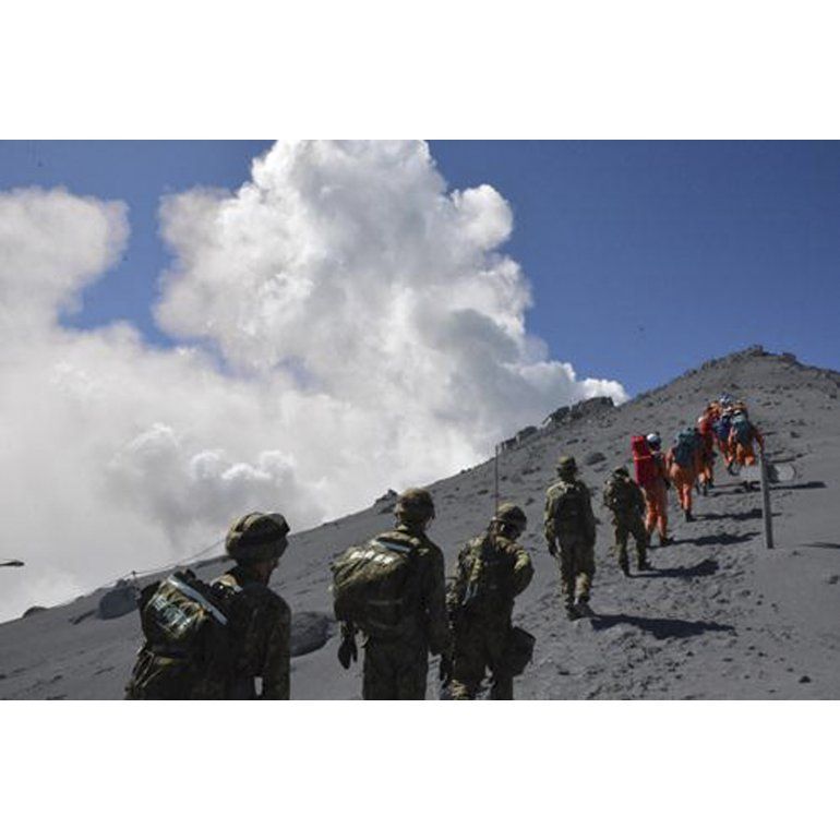 Increíbles imágenes de la erupción del volcán japonés Ontake