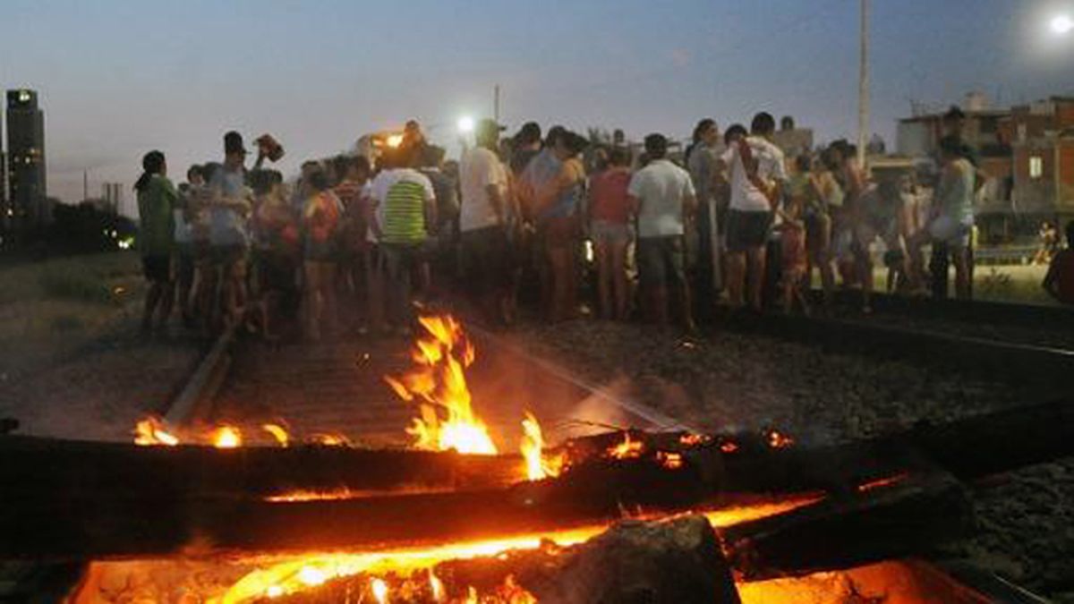 Vecinos de la Villa 31 liberaron vías en Retiro