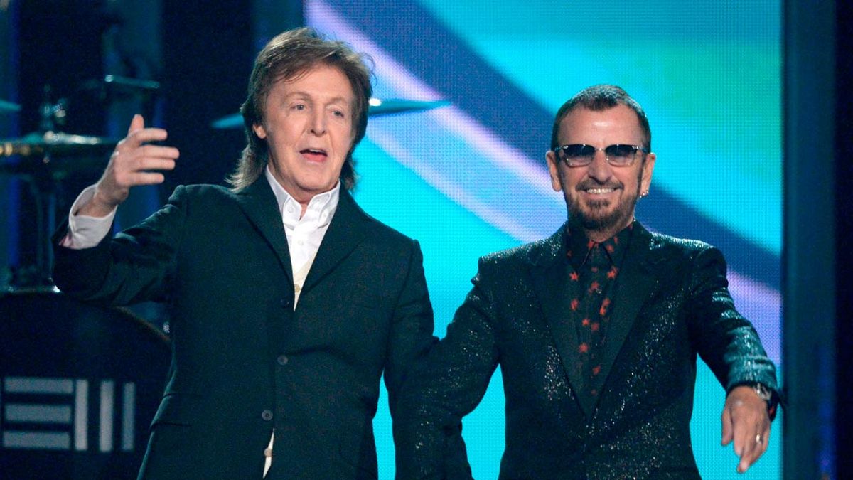 Paul McCartney y Ringo Starr se volvieron a encontrar en un escenario