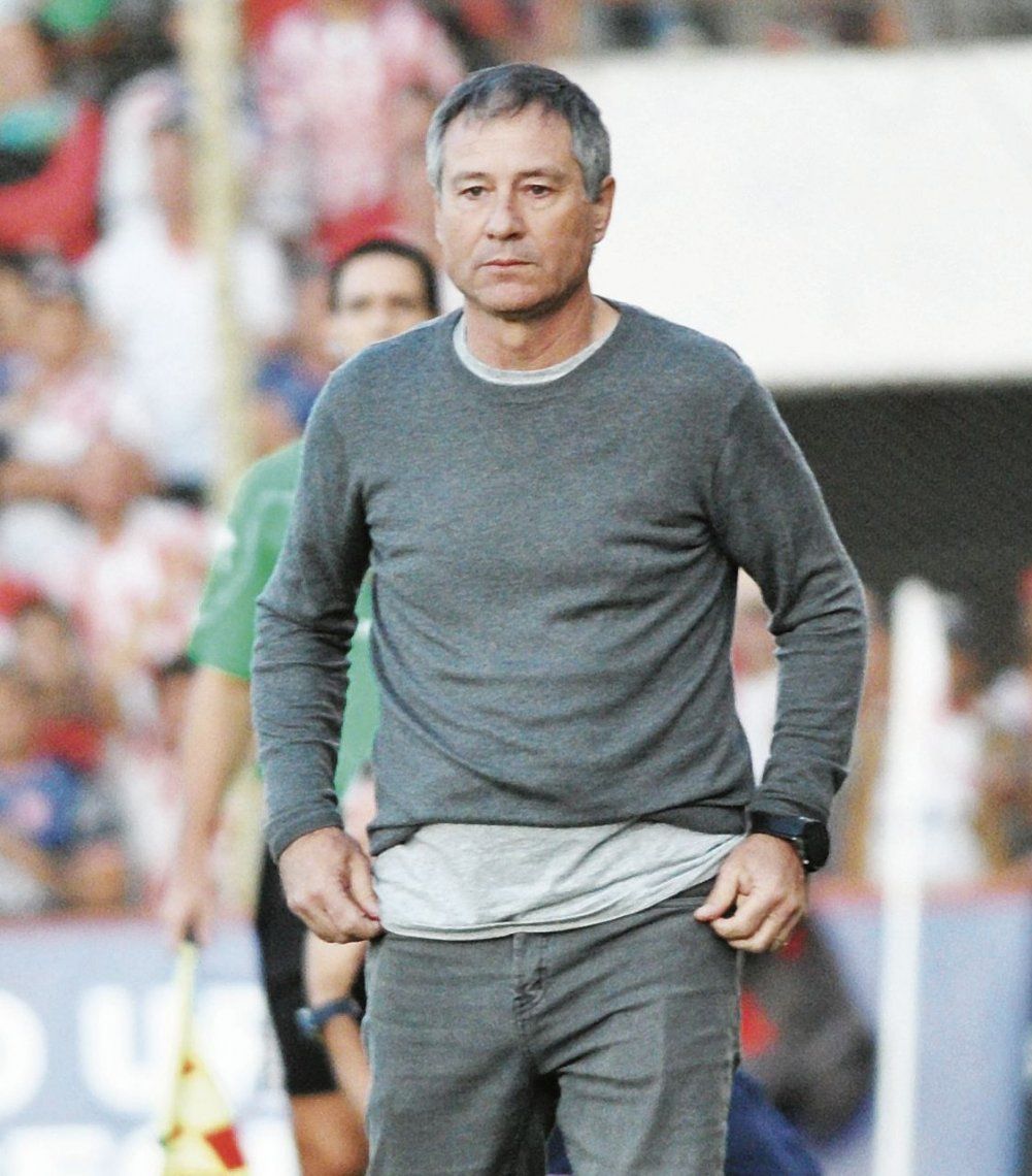 “Meza es un pilar pero no definí si jugará con Lara”