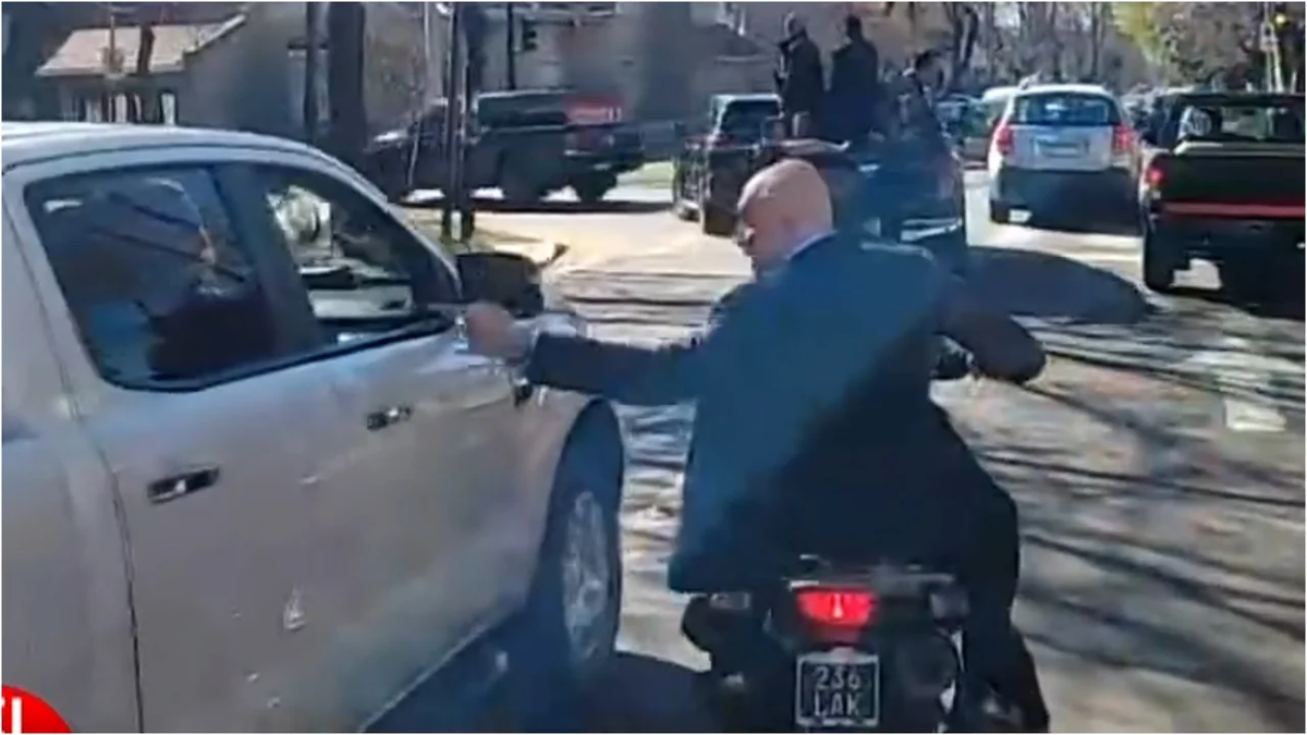 Lomas de Zamora: atacaron piedrazos a la caravana de Javier Milei