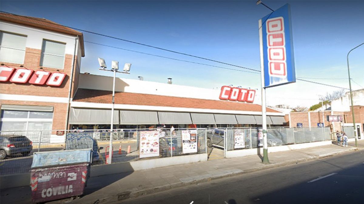 Grave denuncia: Coto sigue funcionando pese a casos de coronavirus