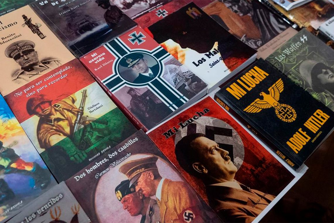 Incautaron más de 200 libros de propaganda nazi en una imprenta clandestina