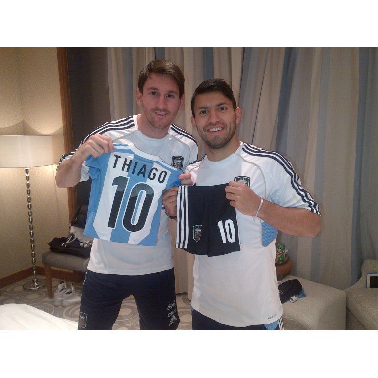 Kün Agüero cumplió su promesa con Thiago Messi Kün Agüero cumplió su promesa con Thiago Messi