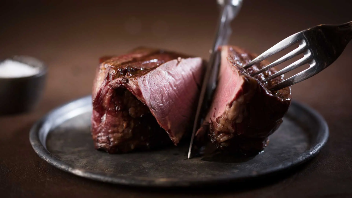 Don Julio: ¿cuánto cuesta comer en la tradicional parrilla a la que fue ...