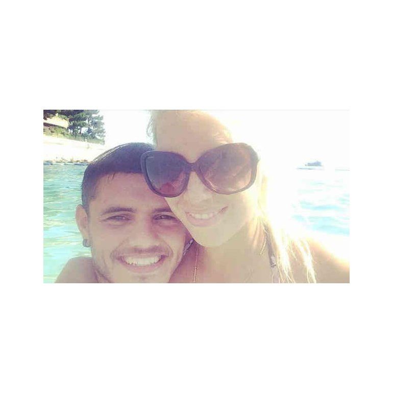 Wanda y Mauro disfrutan del sol y del embarazo