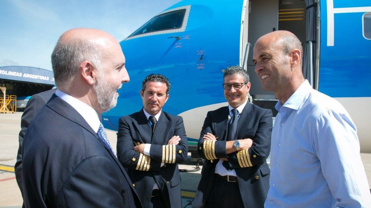 Presentan el primer avión de la nueva compañía aérea Flyest