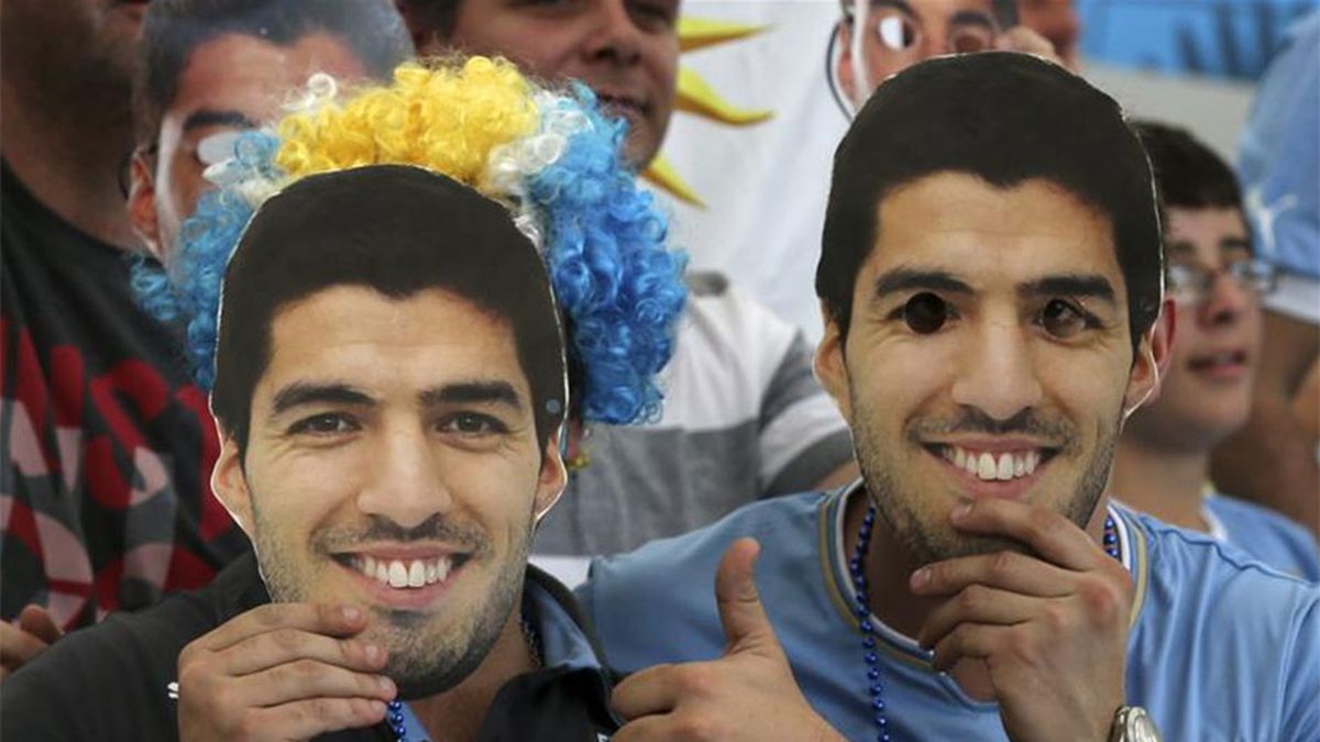 La FIFA prohibió las máscaras de Suárez en el Maracaná